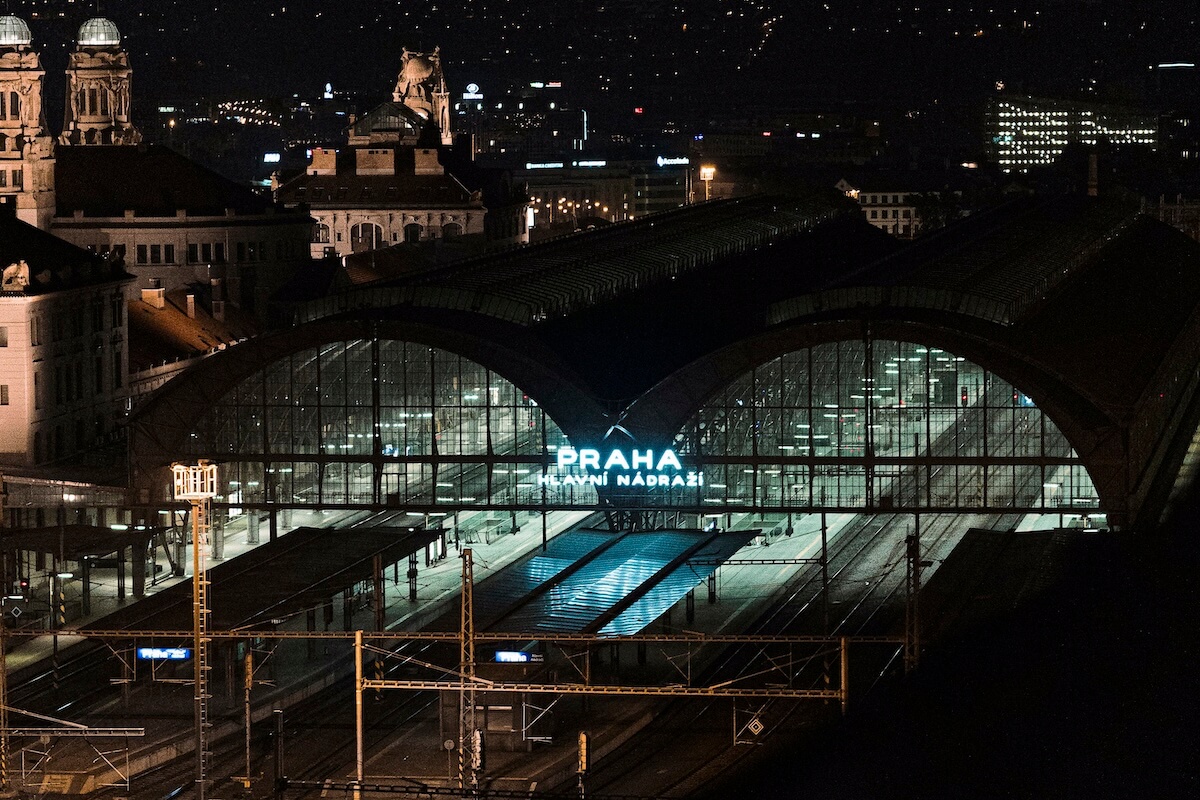Best Ways to Travel Between Prague and Vienna: Guide for 2025